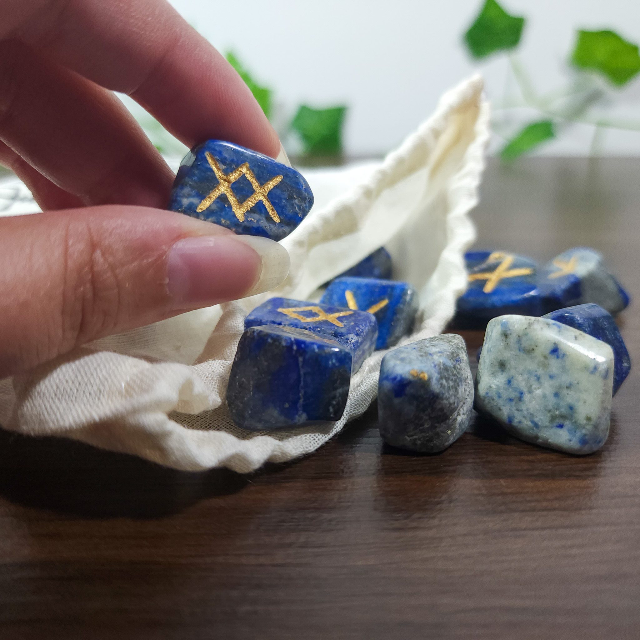 Rune en Lapis-lazuli - Créations Lunela